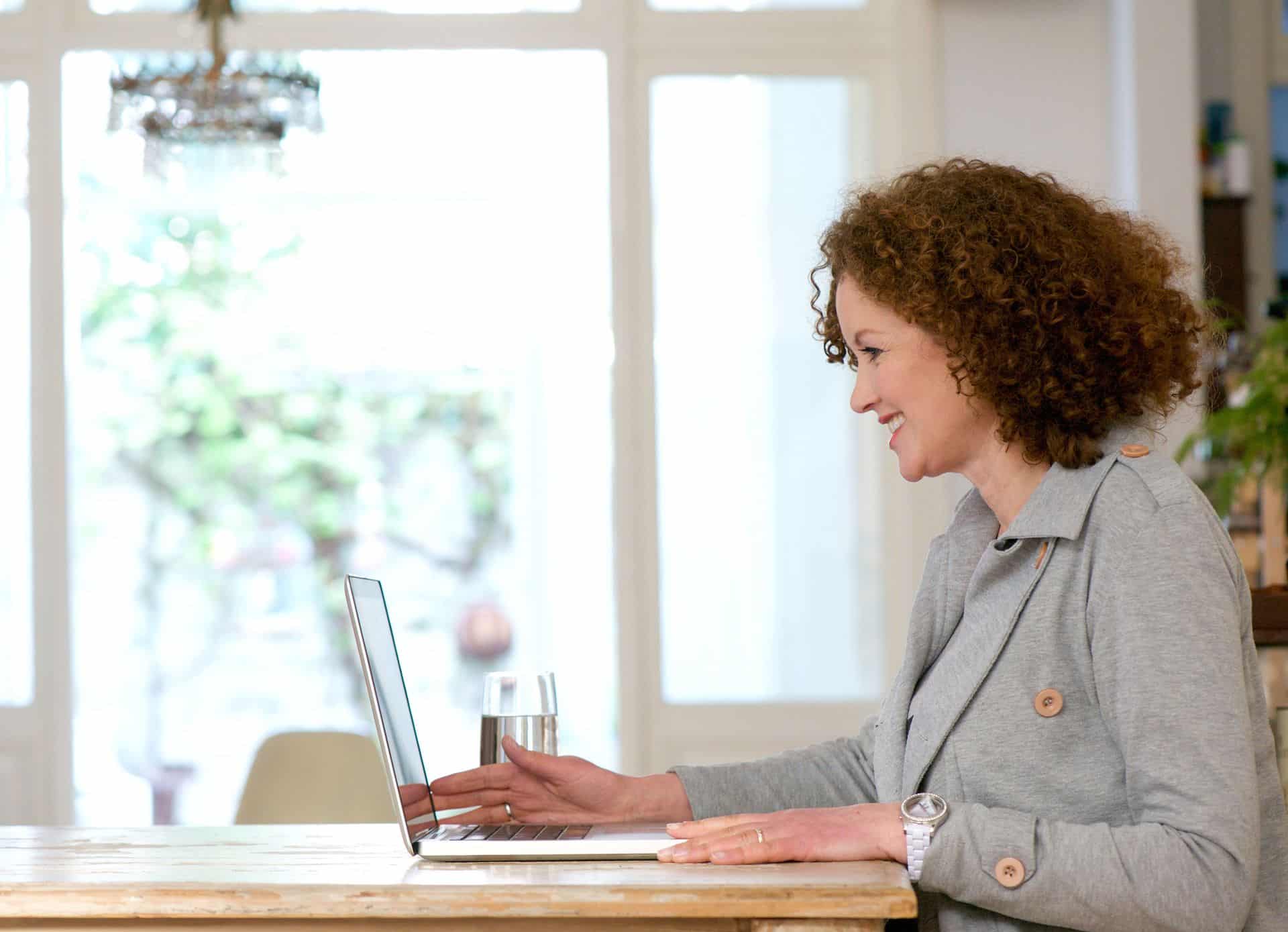 How To Write A Social Media Bio That Sets You Apart | SizzleForce